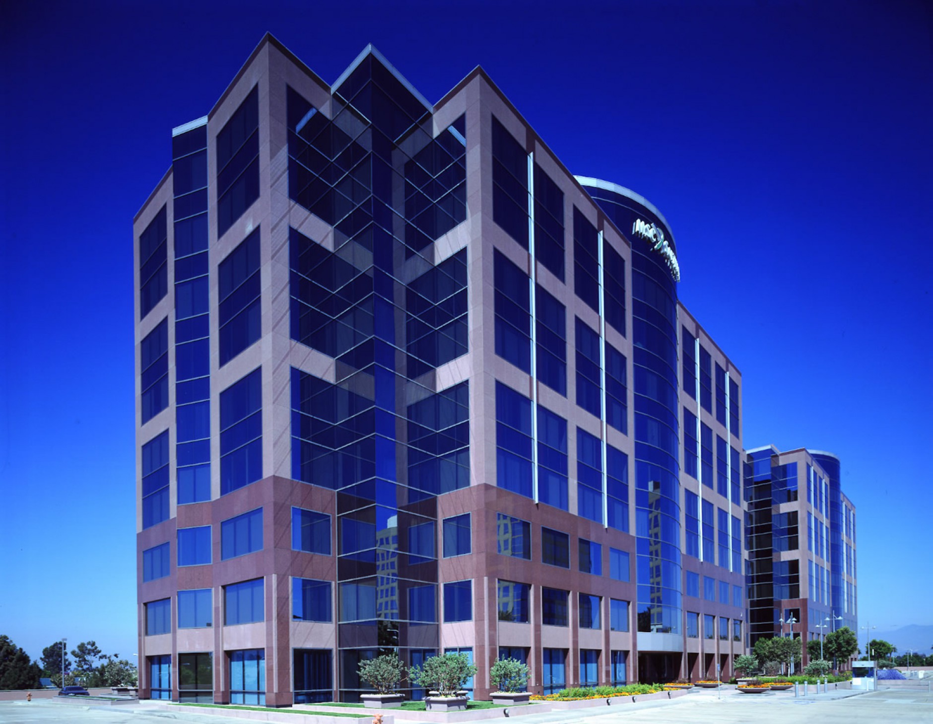 Project Details | Nexus | Twin Towers at MacArthur Place